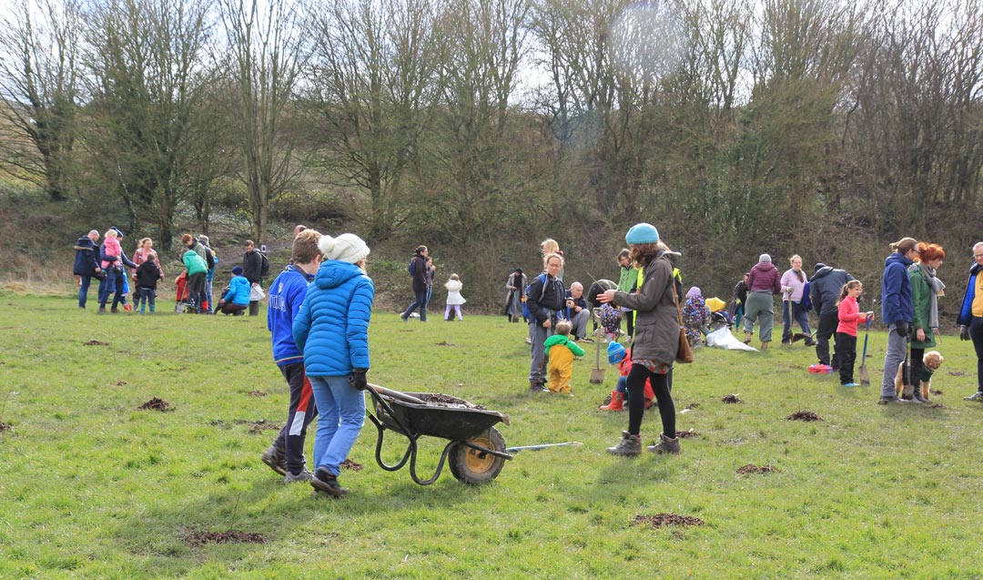 Green communities – Kids Plant Trees